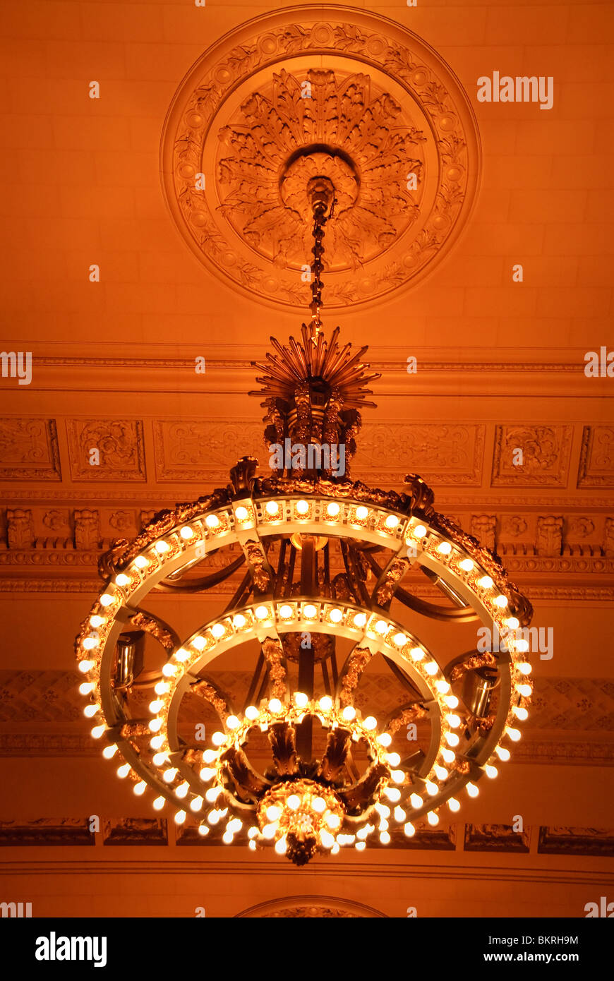 Grand central station vanderbilt hall hi-res stock photography and ...