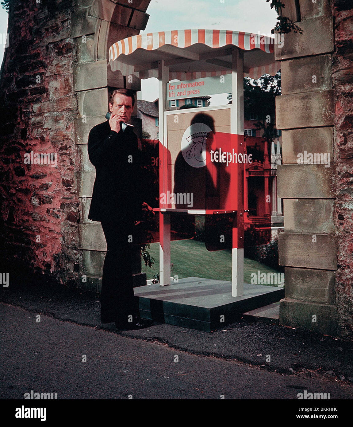 THE PRISONER (TV) (1967) PATRICK MCGOOHAN PRIS 007 Stock Photo - Alamy
