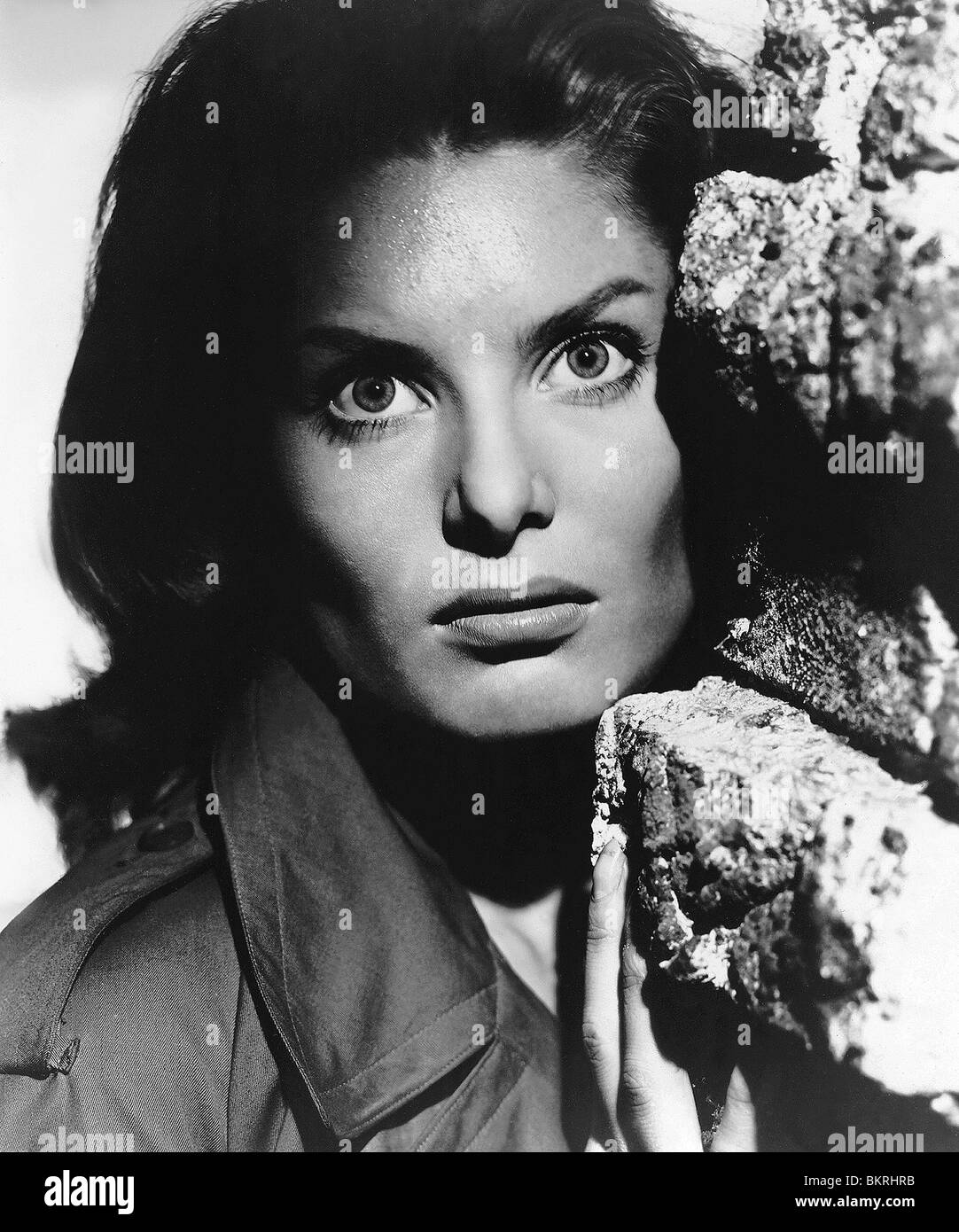 THE SECRET PLACE (1957) BELINDA LEE CLIVE DONNER (DIR) 001 Stock Photo ...