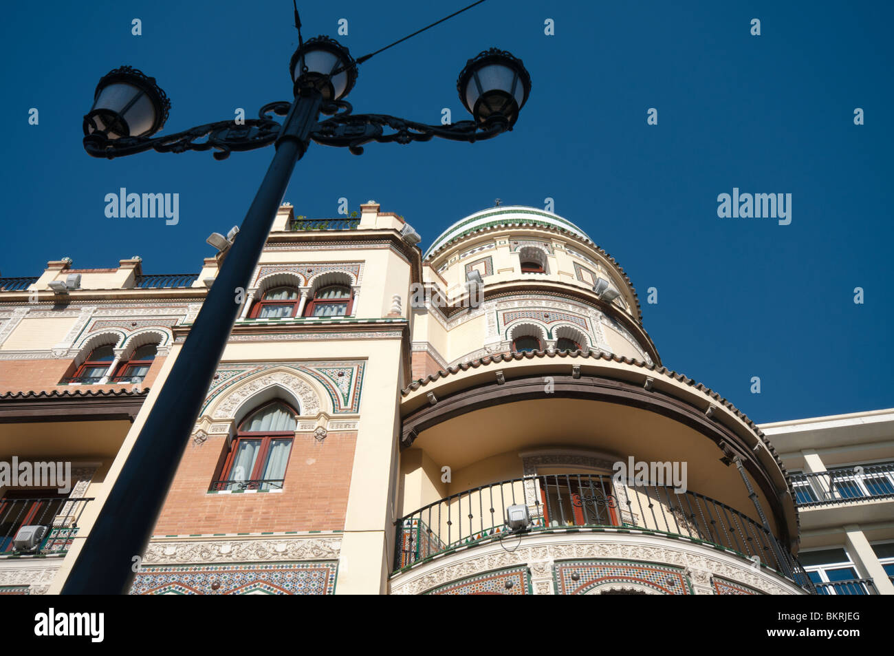 Building on Street Corner and Lamp Stock Photo - Alamy