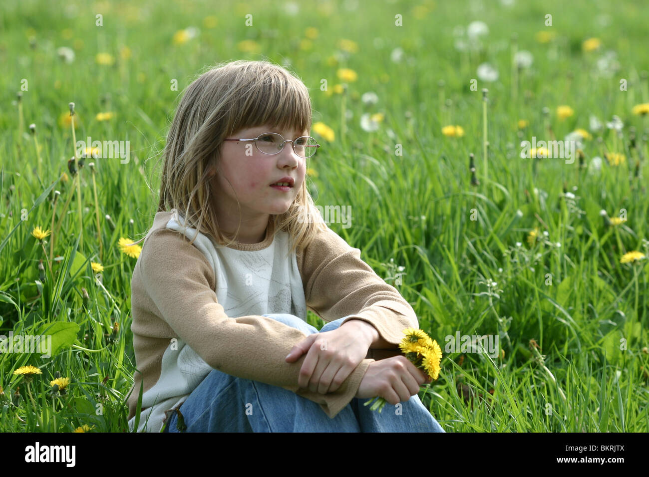 Child daydreaming nature hi-res stock photography and images - Alamy