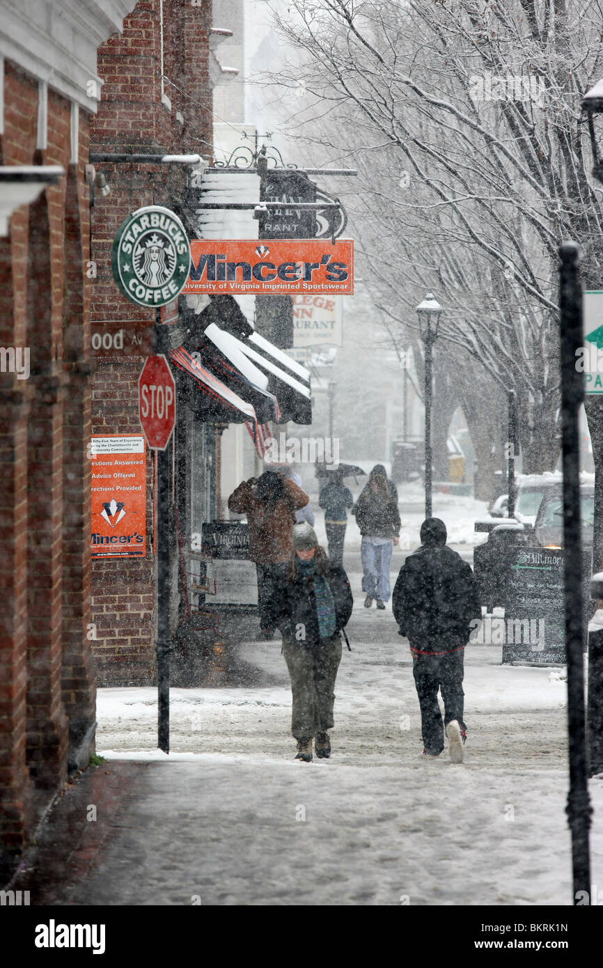Snowfall in winter at the University of Virginia in Charlottesville ...