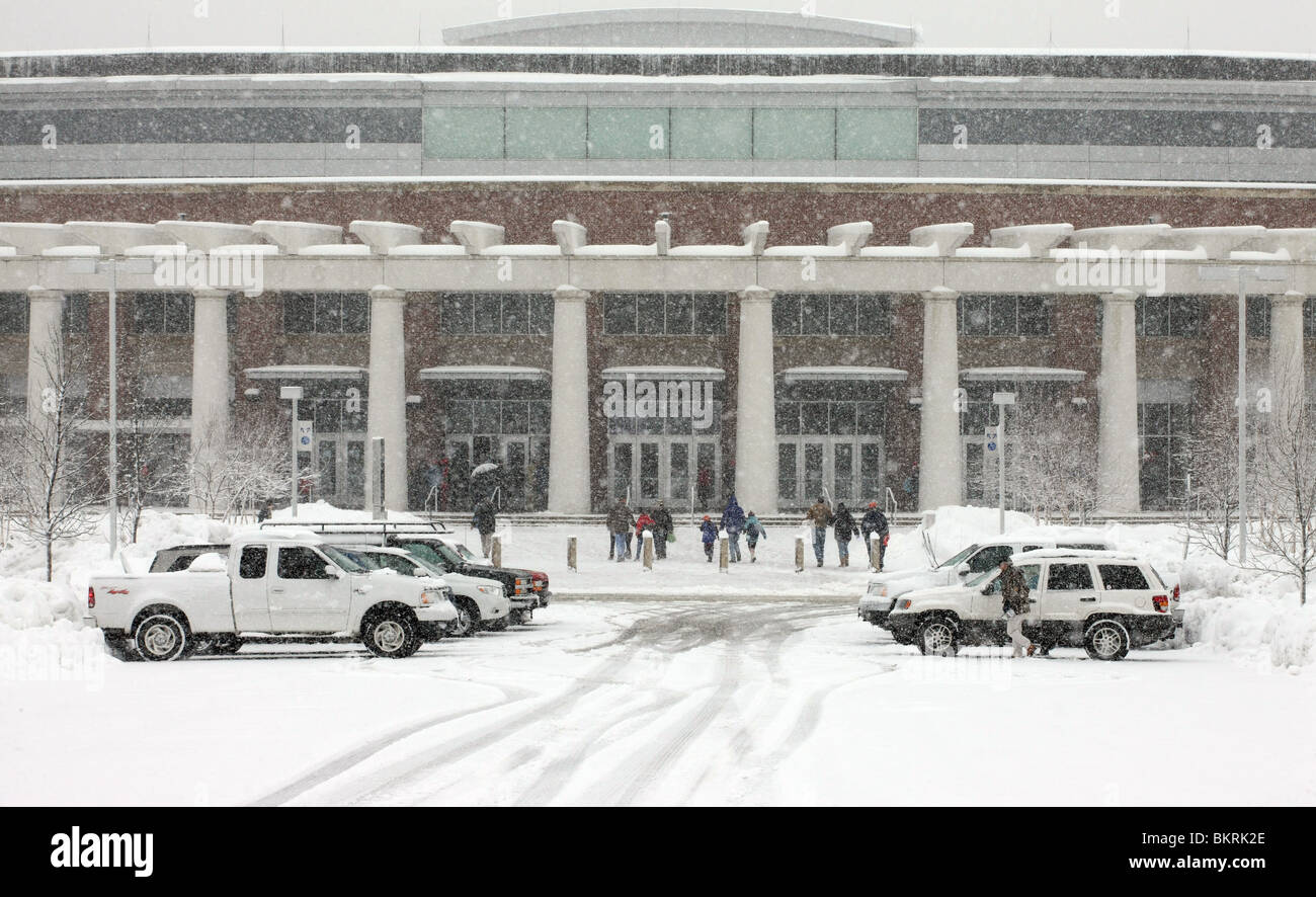 Snowfall in winter at the University of Virginia in Charlottesville ...