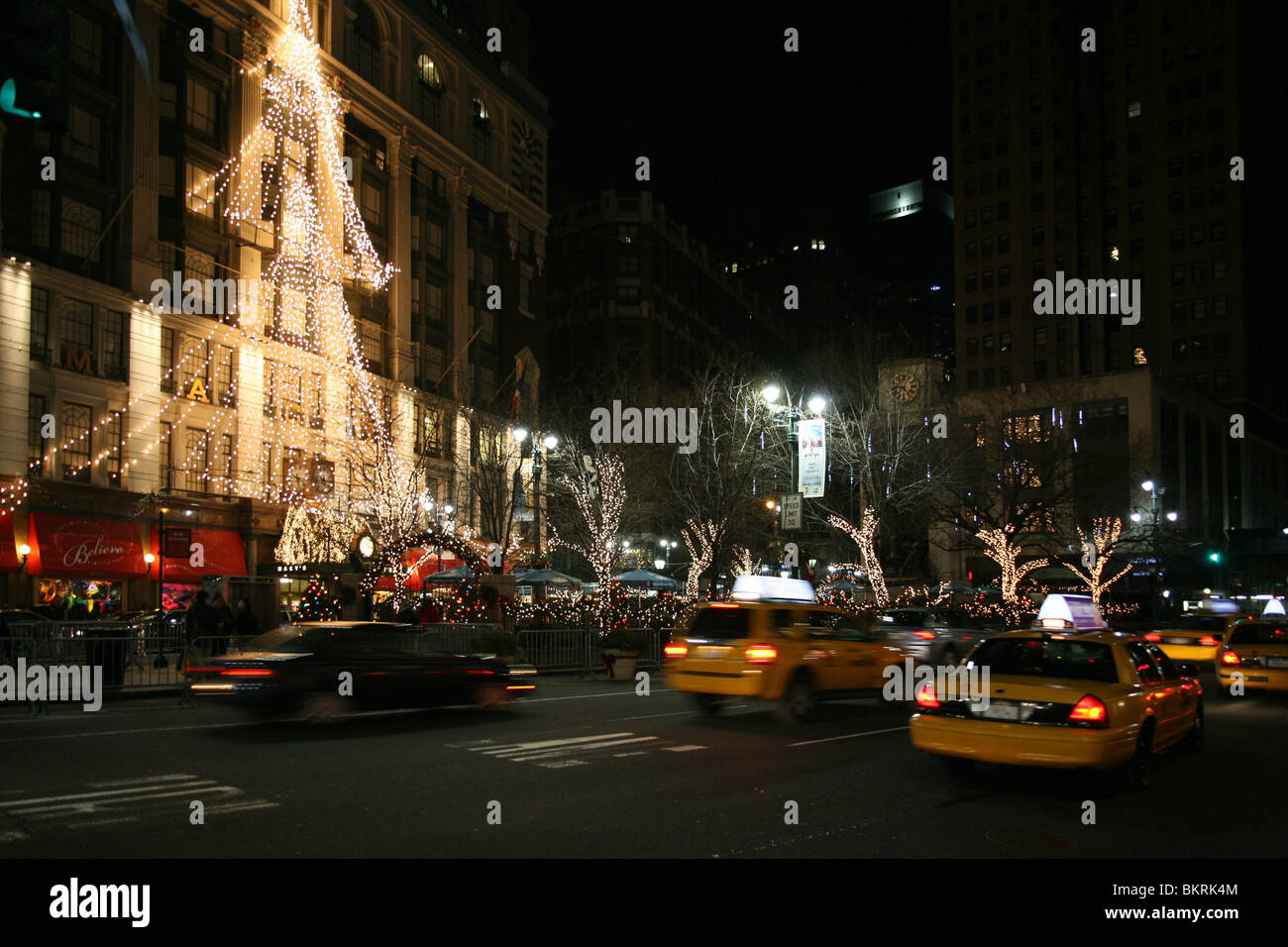 Windows macys department store hi-res stock photography and images - Alamy