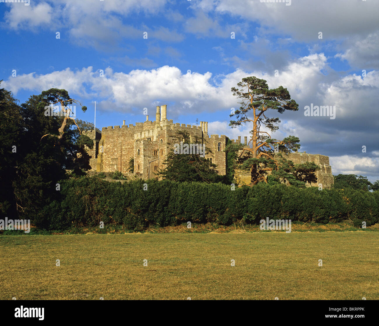 The 12th century Berkeley Castle on a hill above the River Severn Stock ...
