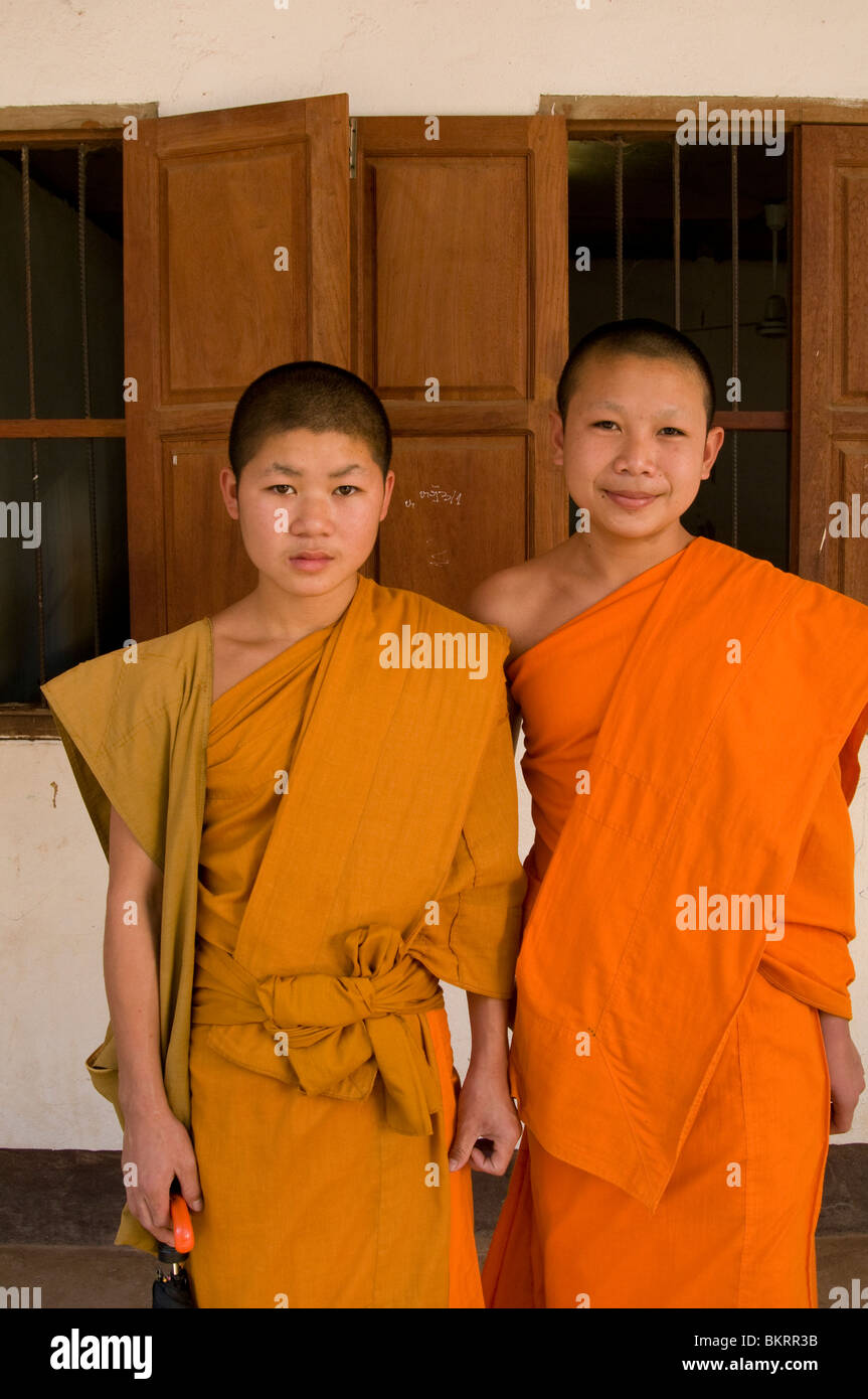 Novice monks at school hi-res stock photography and images - Alamy