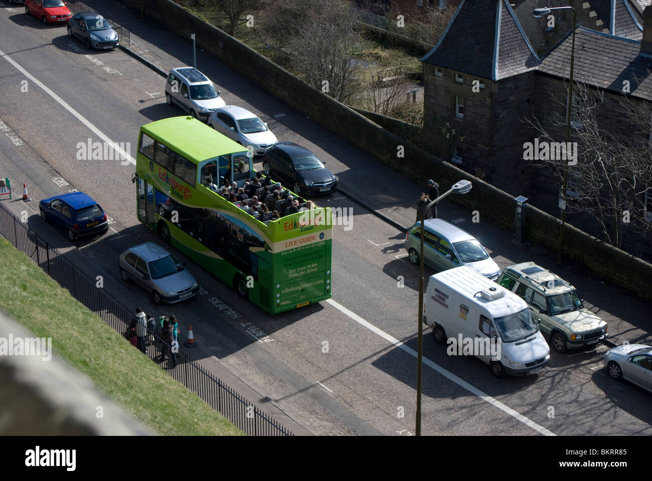 Tour bus edinburgh castle hi-res stock photography and images - Alamy