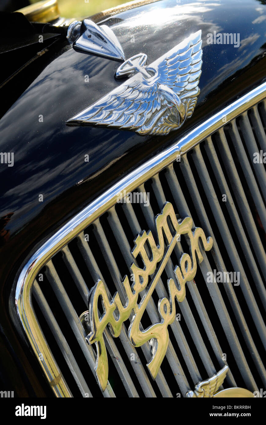 Front grill badge classic car hi-res stock photography and images - Alamy