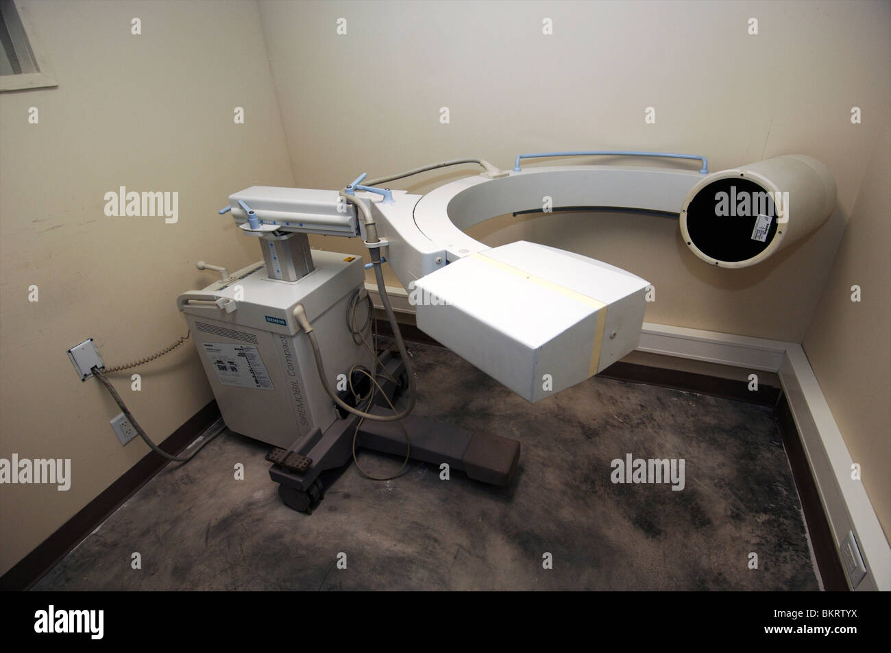 Body scanner hi-res stock photography and images - Alamy