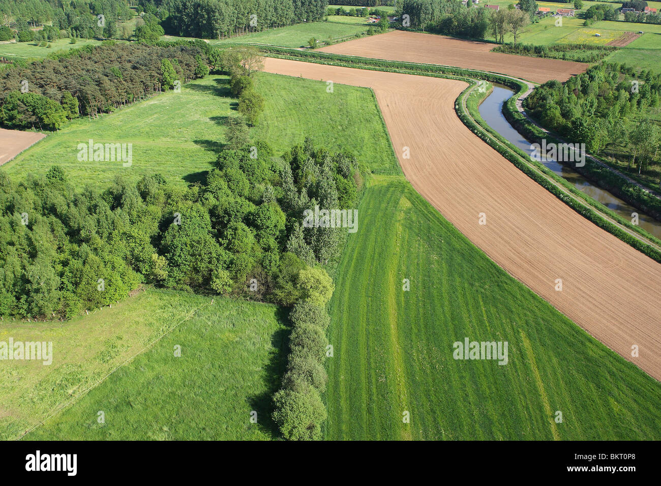 Akkers, graslanden en bebost gebied langs de rivier Demer, Demervallei ...