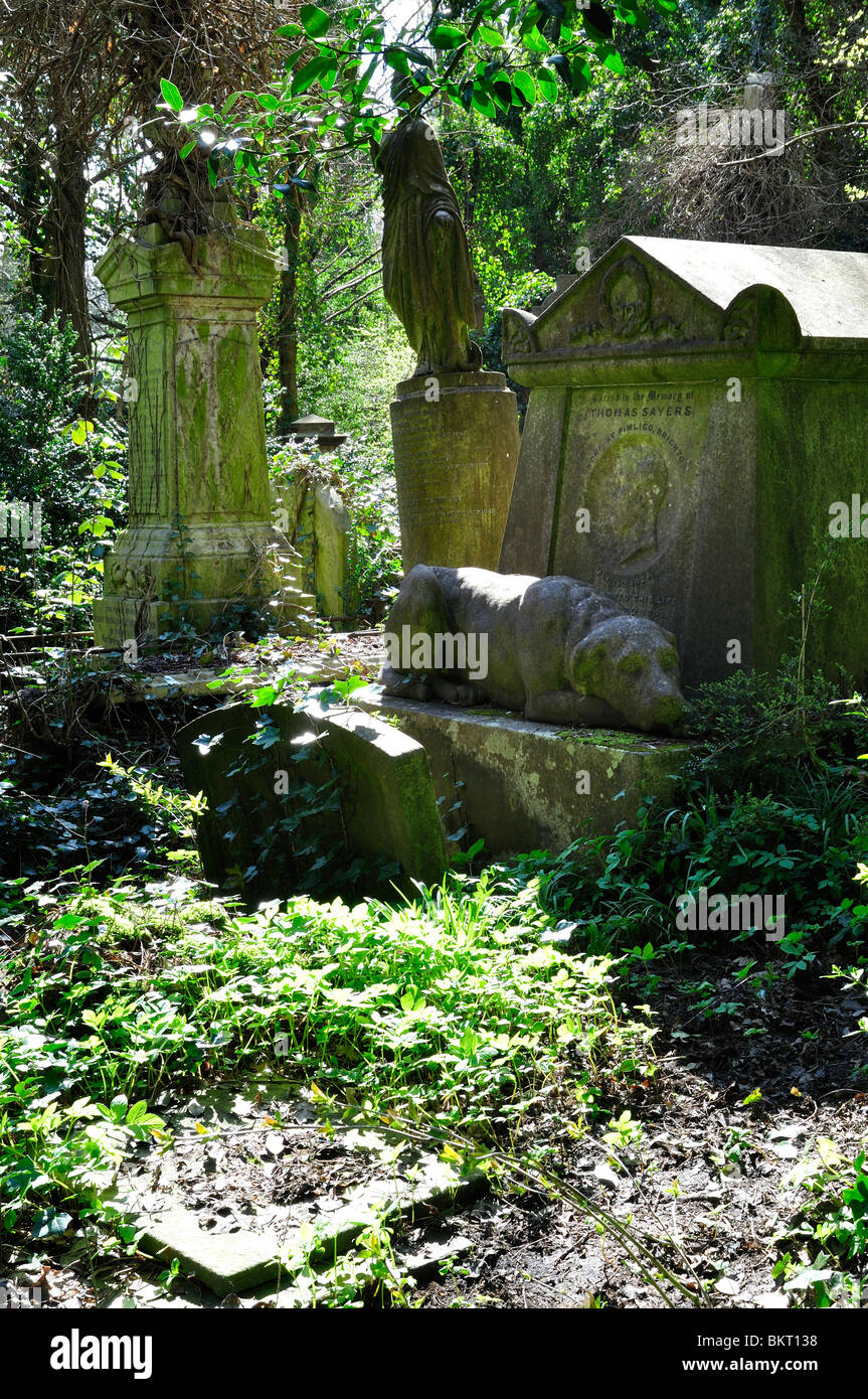 Tomb of Thomas Sayers in Highgate Cemetery West, London Stock Photo - Alamy