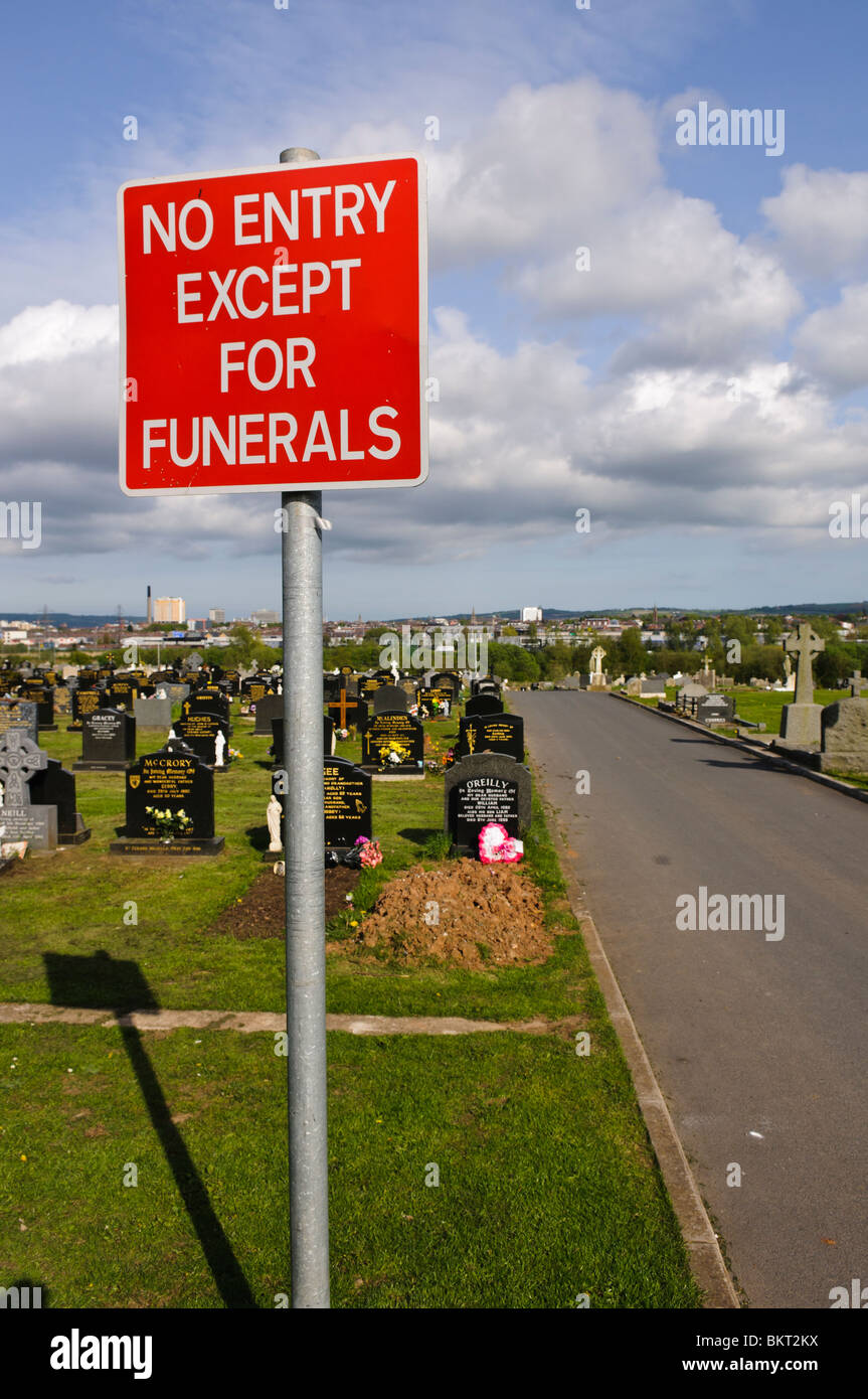 Cemetery Road Sign High Resolution Stock Photography and Images - Alamy