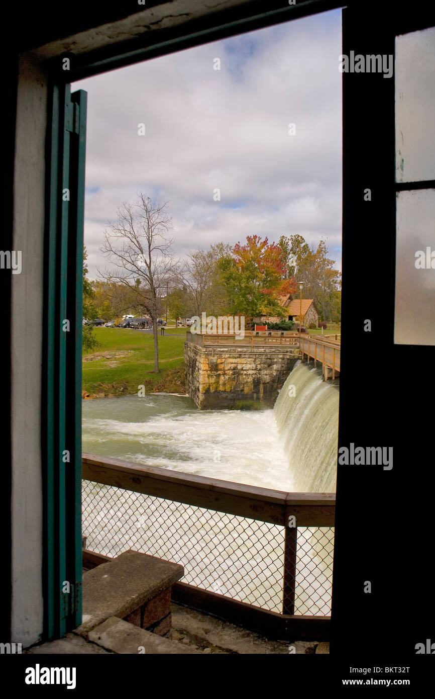 Mammoth door hi-res stock photography and images - Alamy