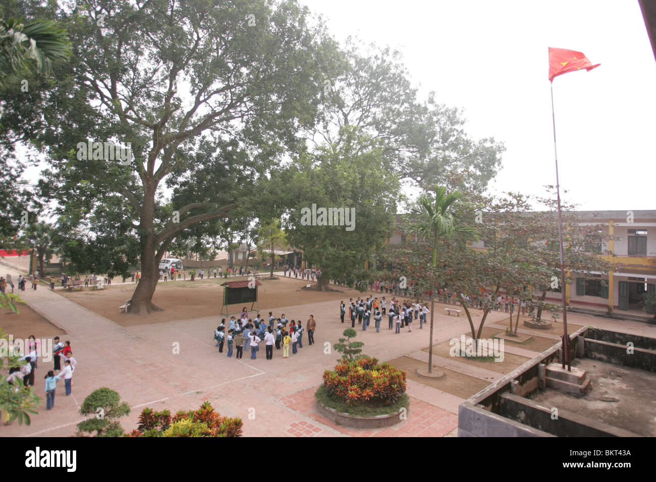 School uniforms vietnam hi-res stock photography and images - Alamy