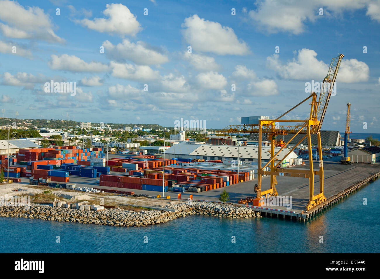 Container ship loading hi-res stock photography and images - Alamy