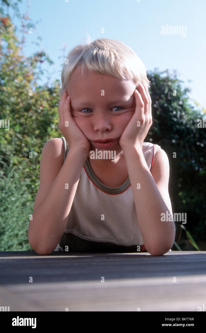 Loner child hi-res stock photography and images - Alamy