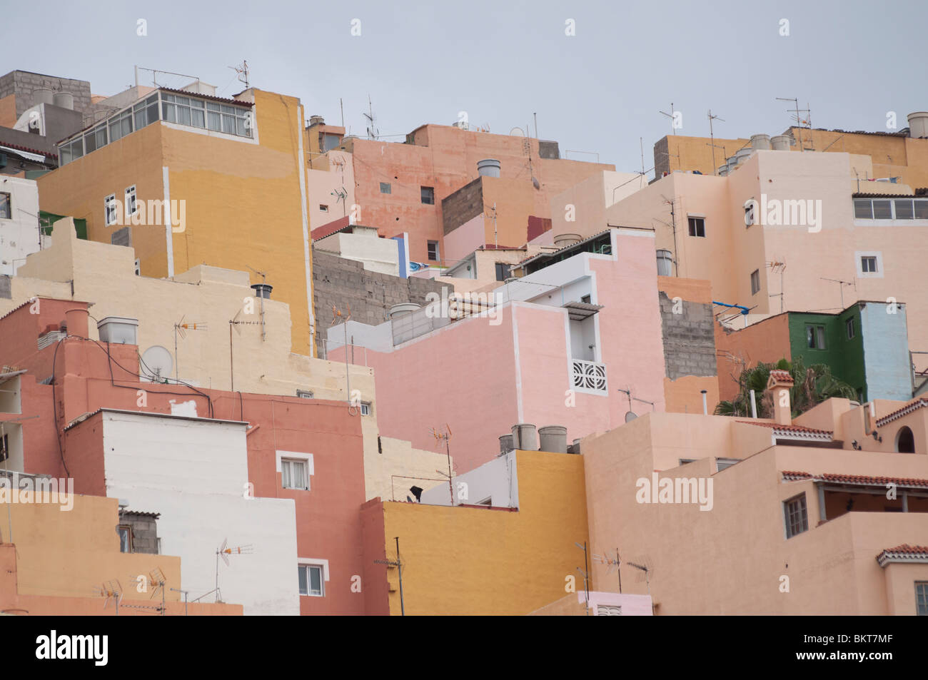 Colourful houses in Las Palmas, Gran Canaria Stock Photo - Alamy