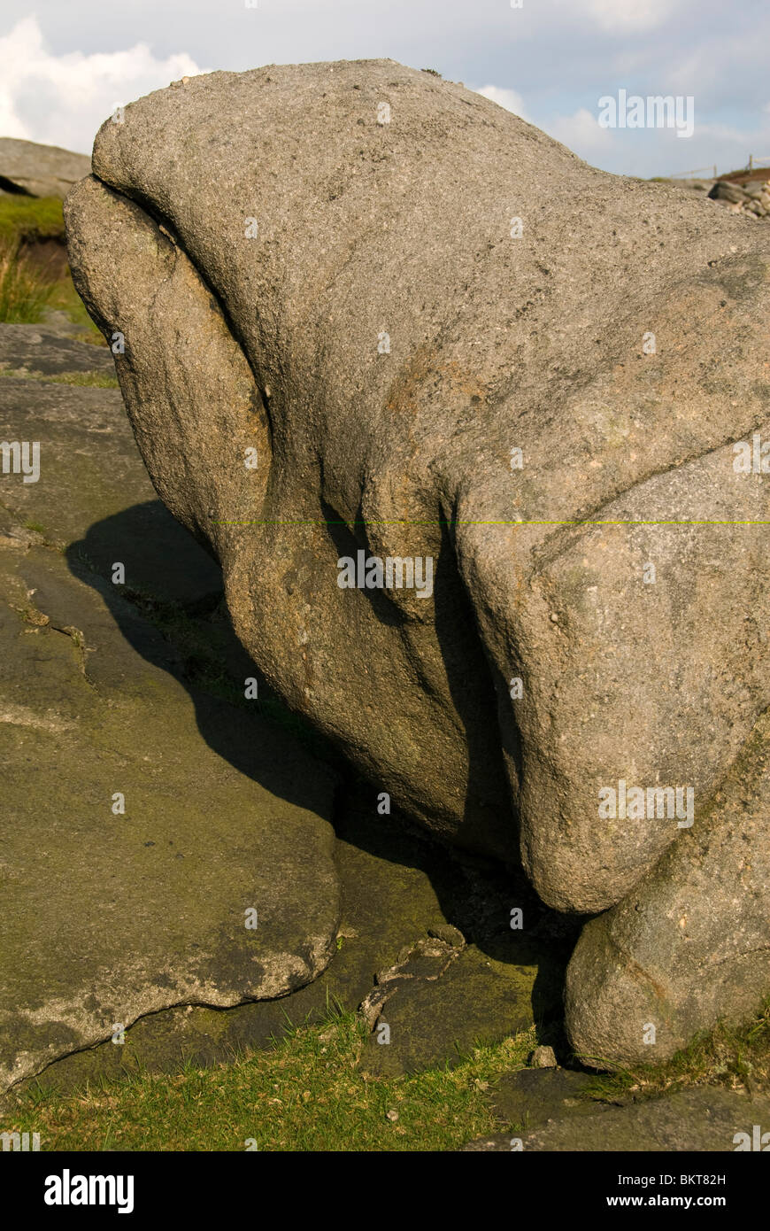 Wind sculpted sandstone rocks on the Kinder Scout plateau above ...