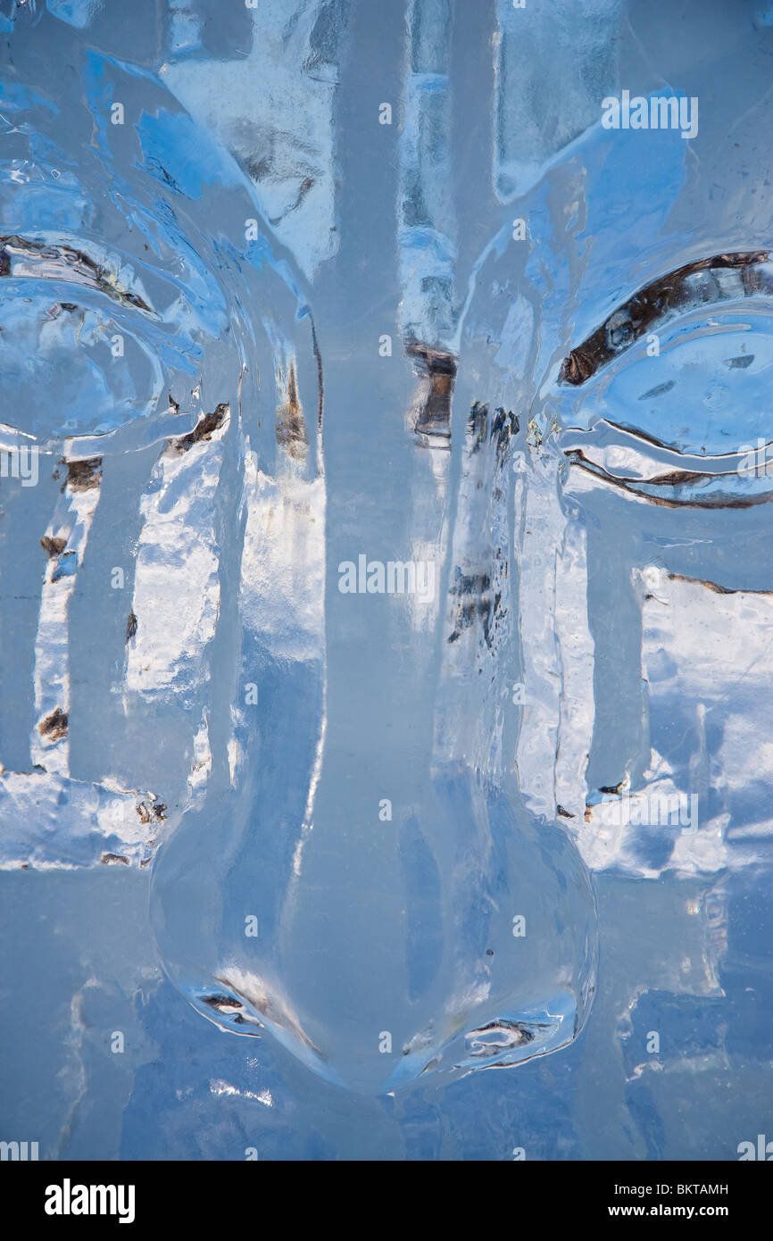 Ice statue hi-res stock photography and images - Alamy