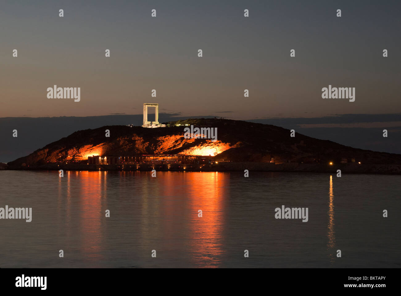 Illuminated night view of the Temple of Apollo Arch, Palatia Islet ...
