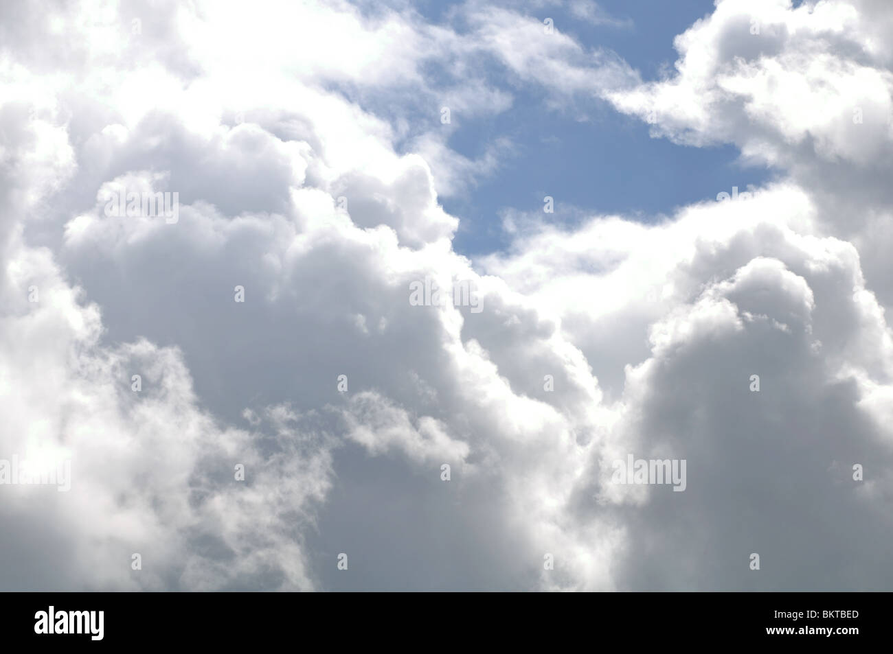 Nimbus clouds hi-res stock photography and images - Alamy