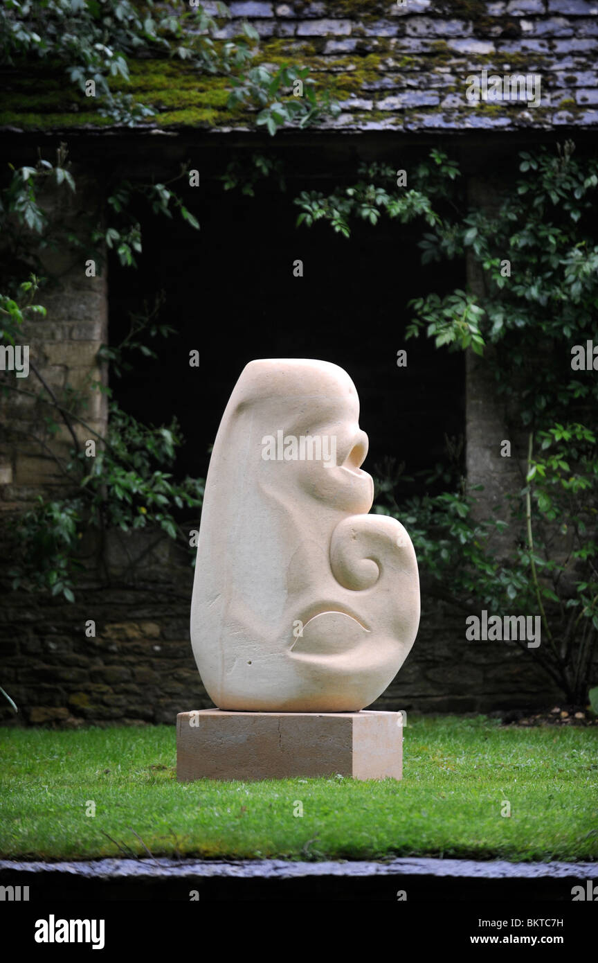 Garden sculpture exhibition hi-res stock photography and images - Alamy