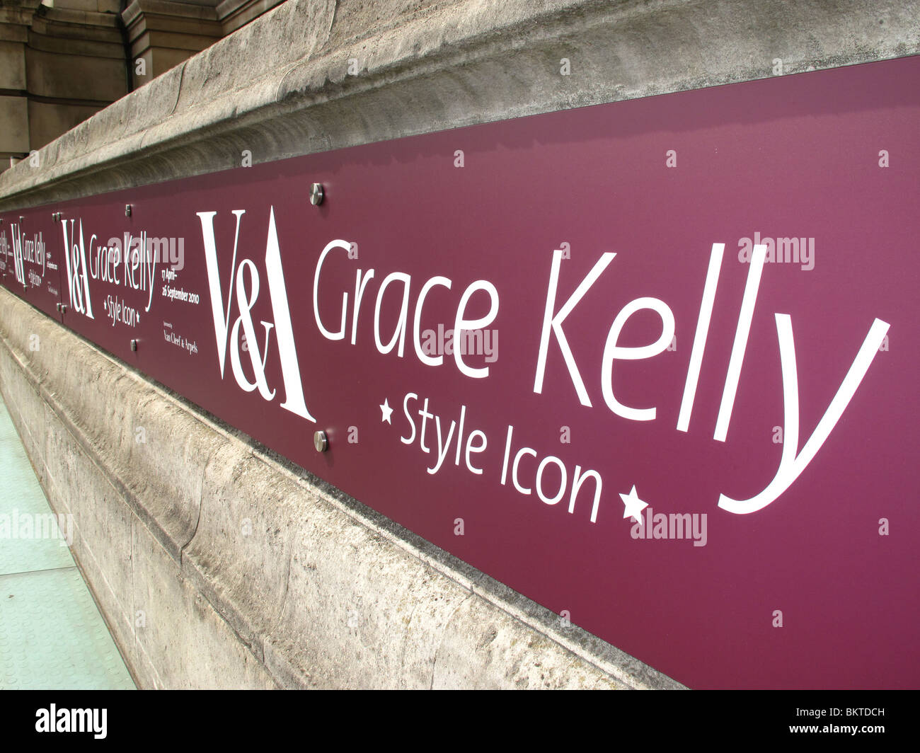 Grace Kelly Exhibition V&A South Kensington London 2010 Stock Photo - Alamy