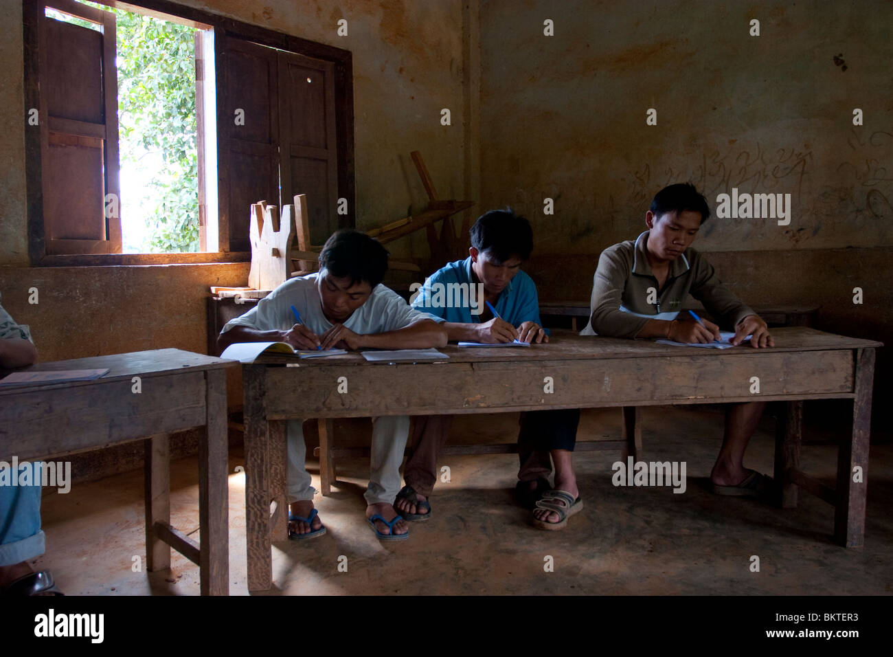 Run down school hi-res stock photography and images - Alamy