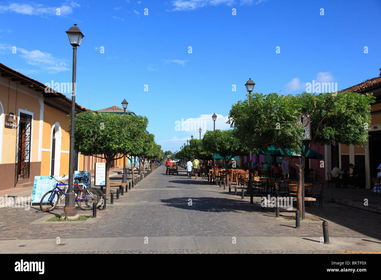 Calle La Calzada, Granada, Nicaragua, Central America Stock Photo - Alamy