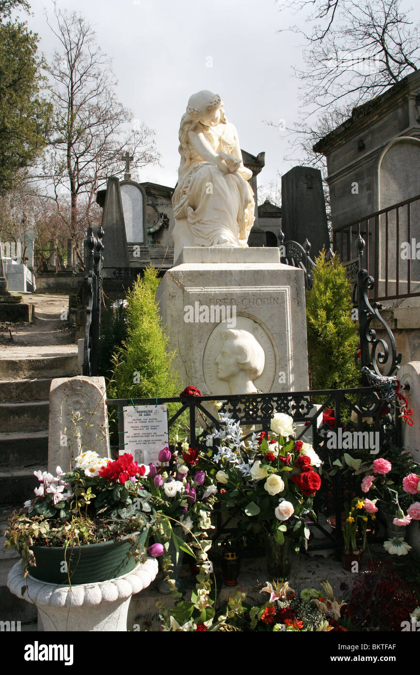 Chopin tomb in Cemetery Pere Lachaise, Paris, France Stock Photo - Alamy