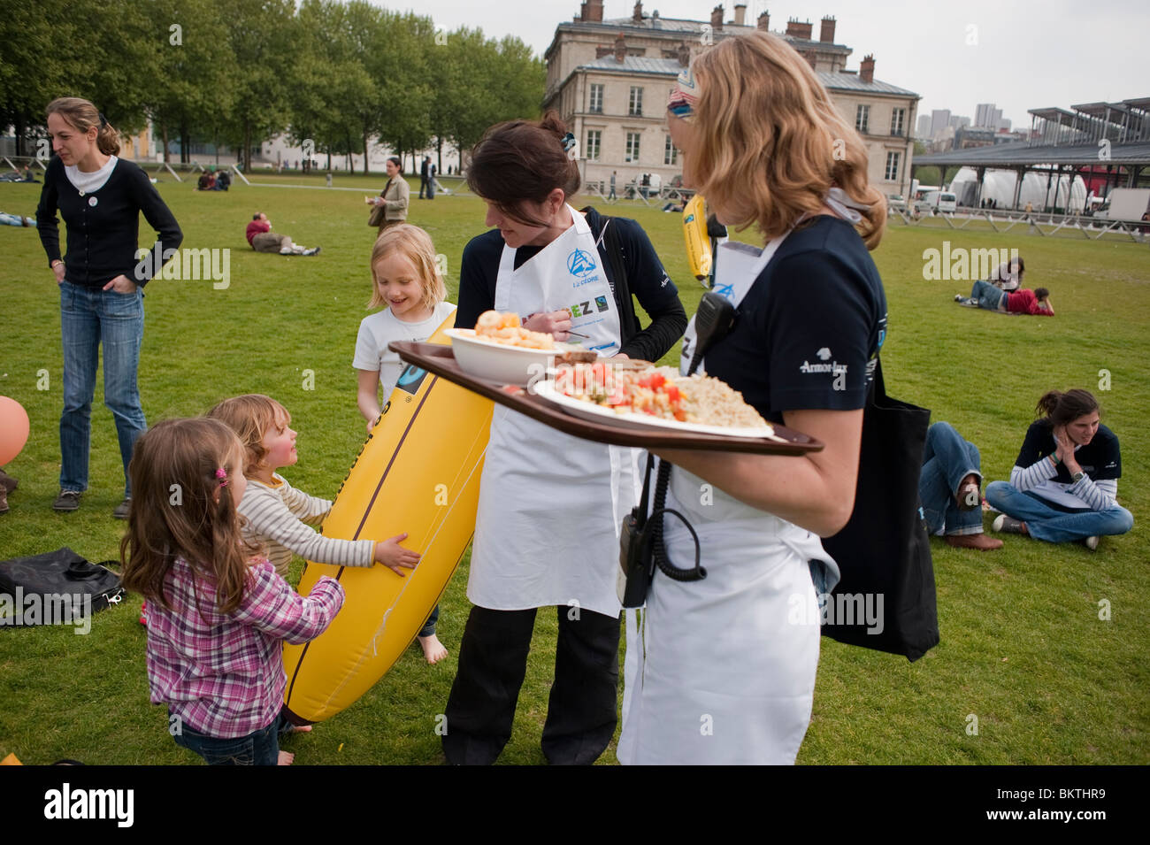 Celebration of World "Fair Trade" Day, with huge Public Picnic, on Lawn ...