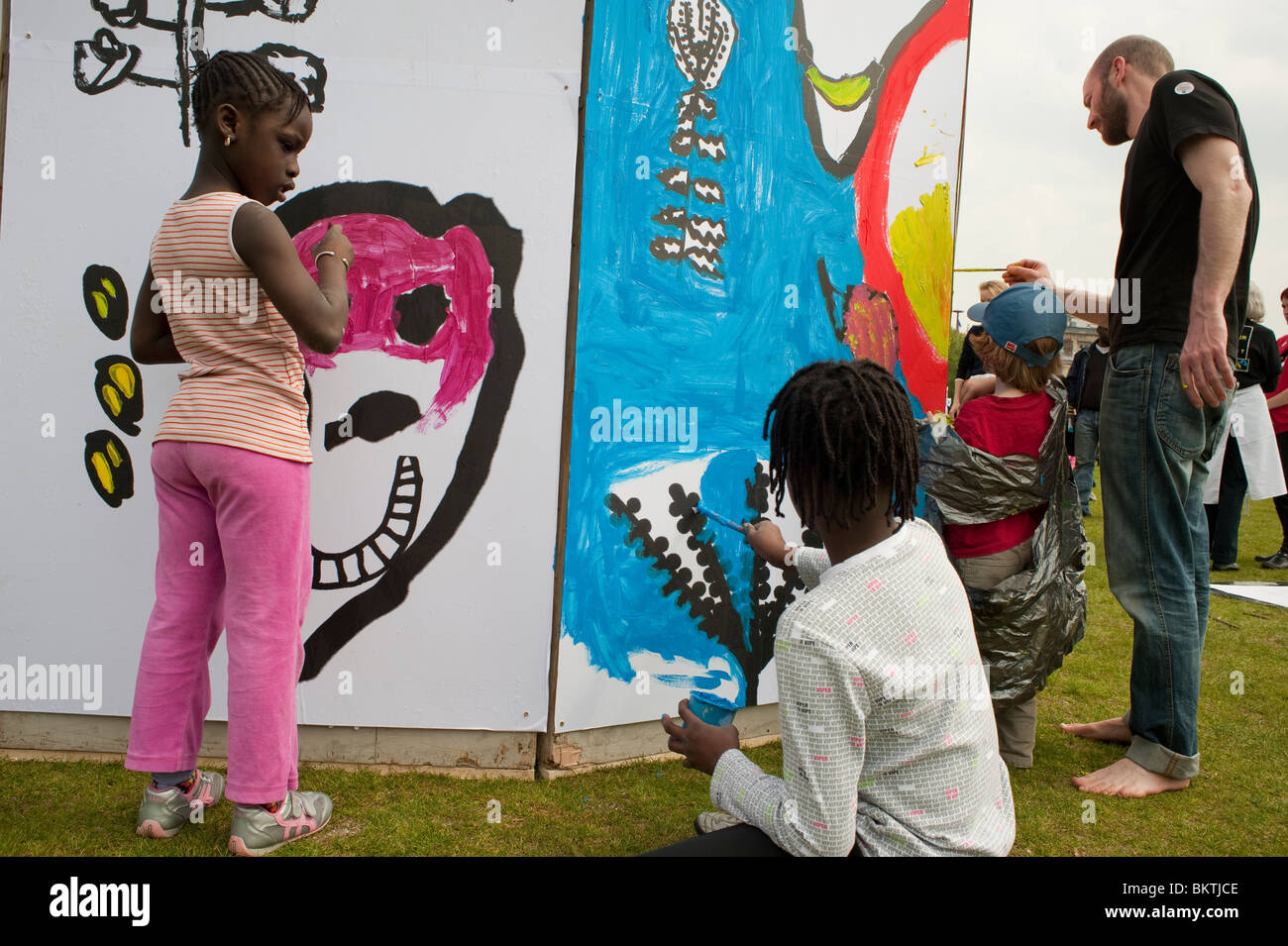 Children at Celebration of World "Fair Trade" Day, Painting wall Mural ...