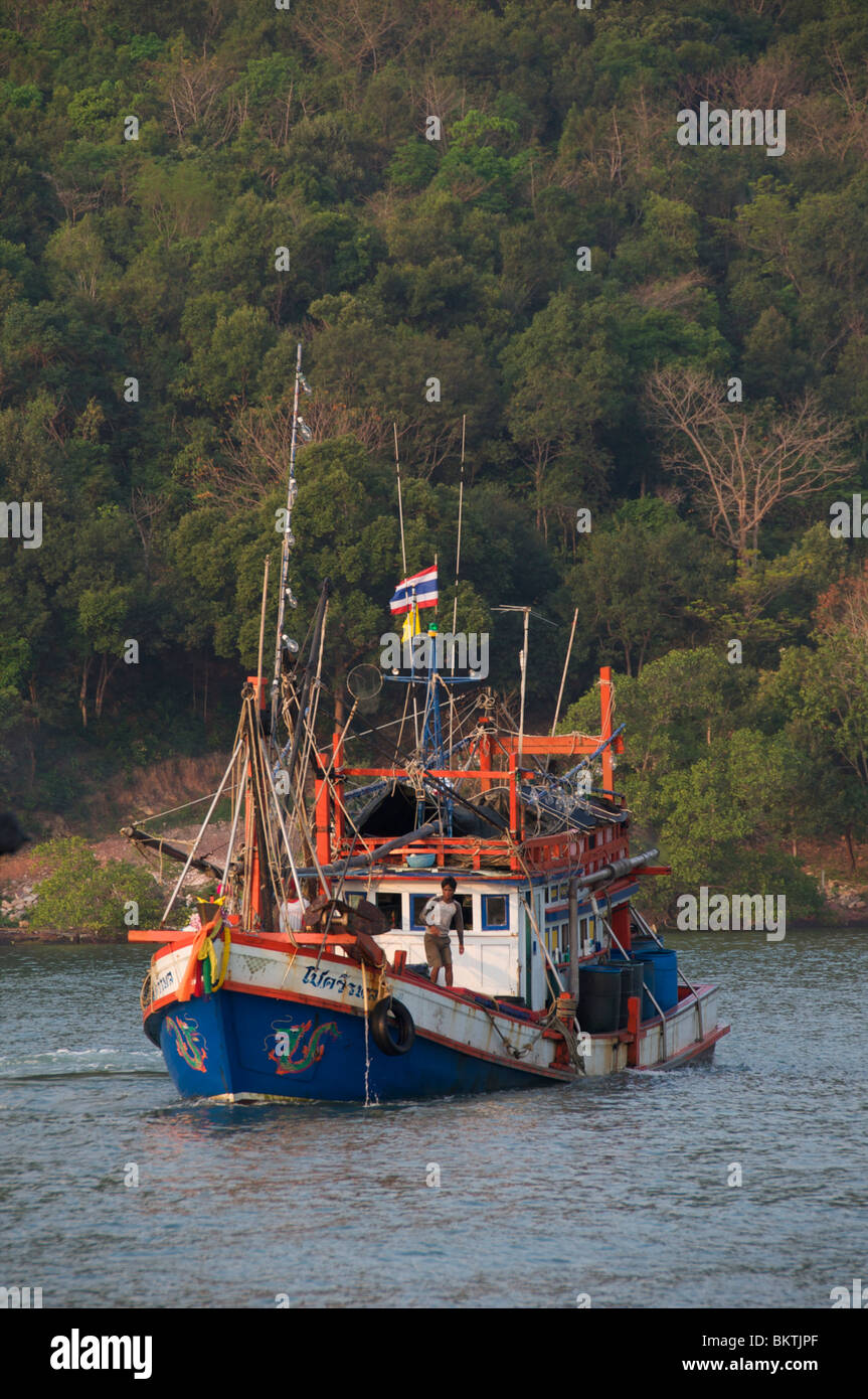 A Thai squid fishing boat at the Khaem Nu fishing village in Chantaburi ...