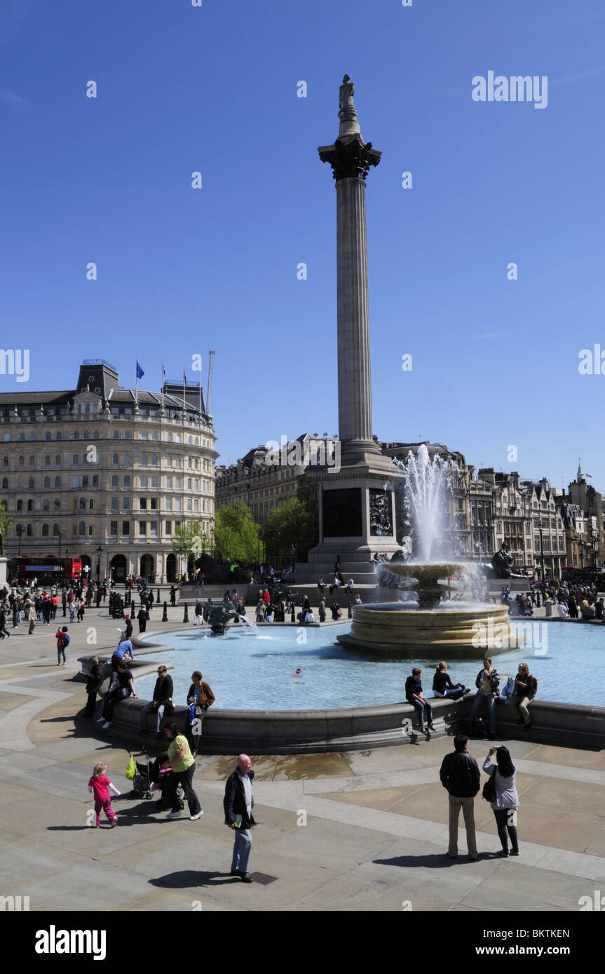 Nelsons column landmark hi-res stock photography and images - Alamy