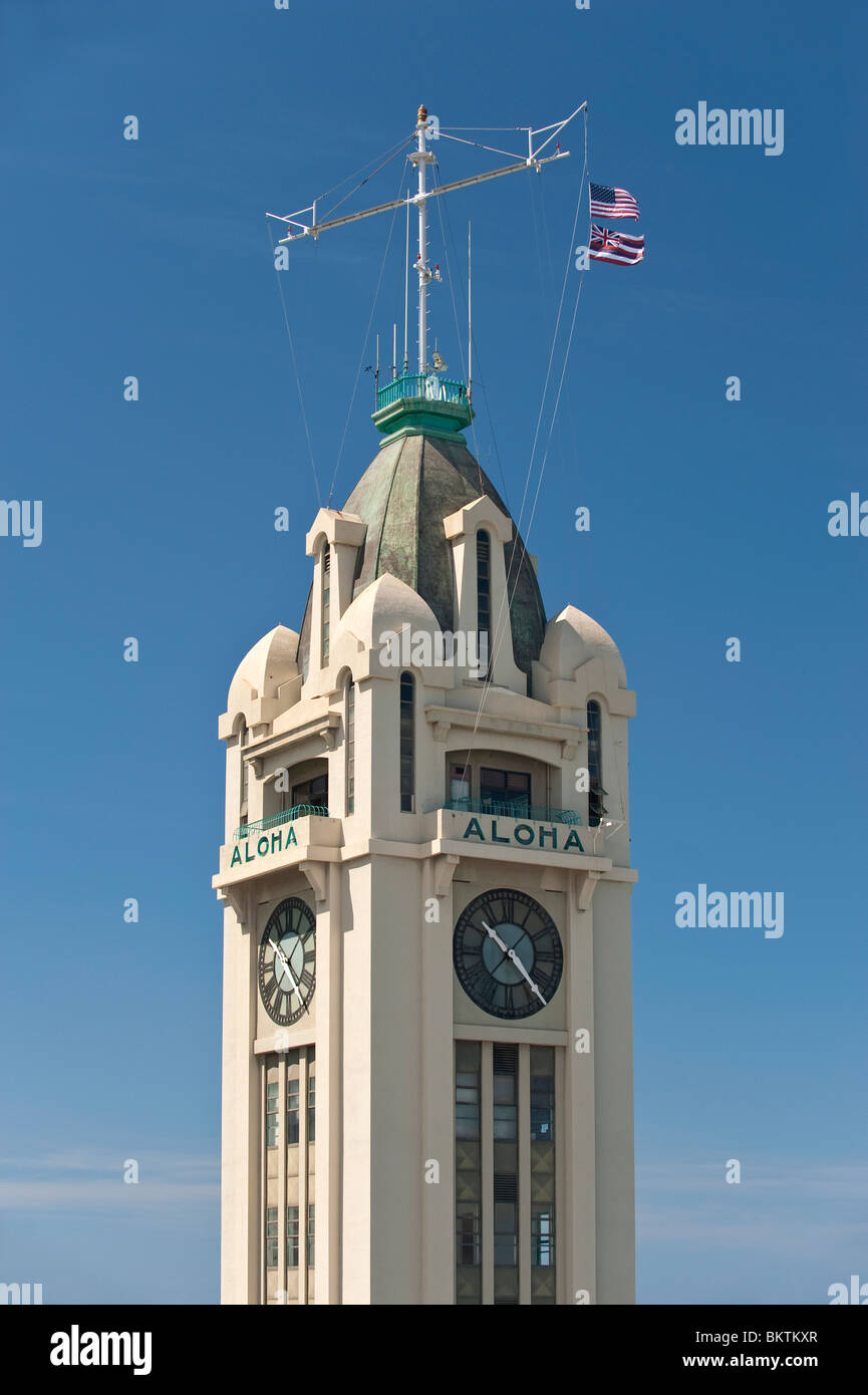 The Aloha Tower at the Entrance to Honolulu Harbour, Hawaii Stock Photo ...