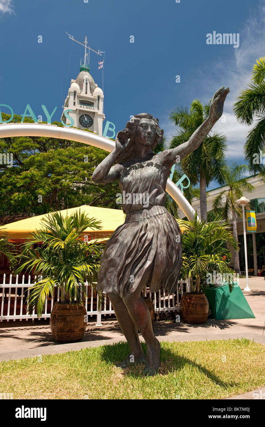 Bronze Statue of a Hula Dancer at the Entrance to Aloha Tower Market ...
