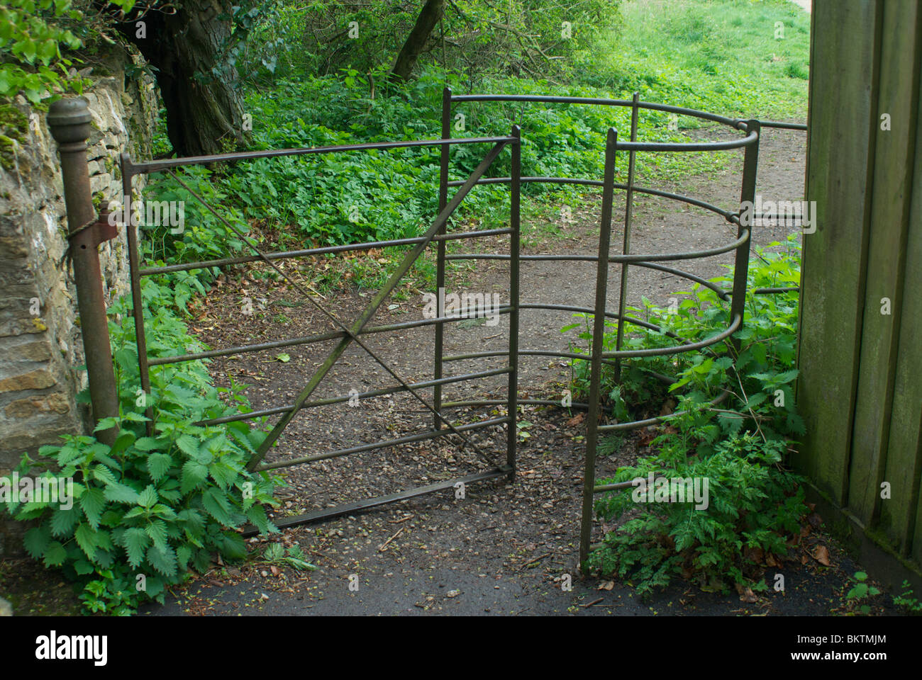 Old Fashioned Kissing Gate Stock Photo - Alamy