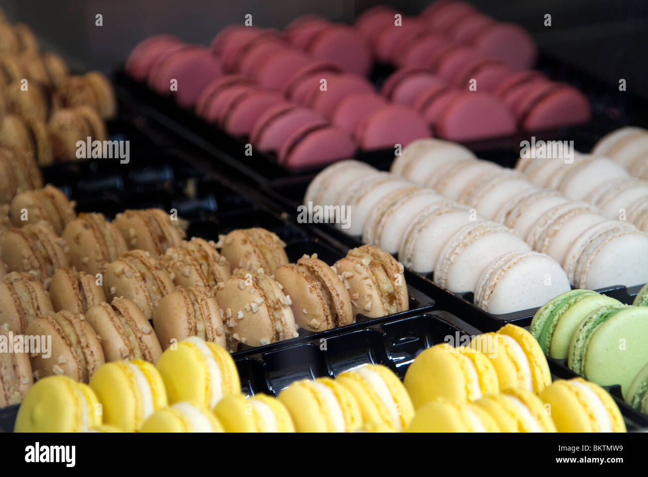 Macaron for sale in a Patisserie in Marais district, Paris Stock Photo ...