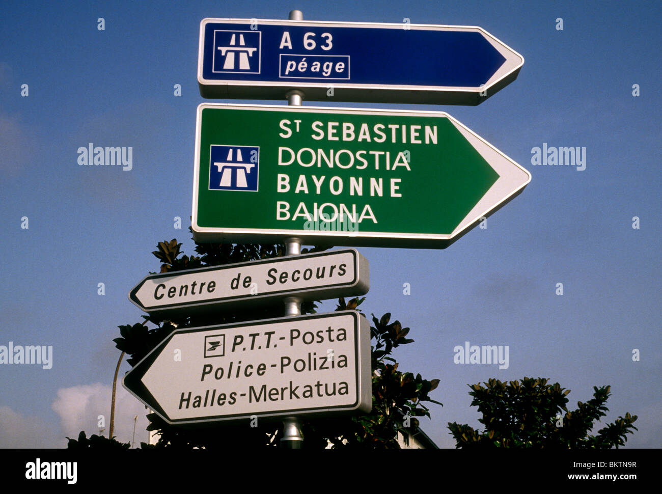 bilingual sign, bilingual signs, French language sign, Basque language ...