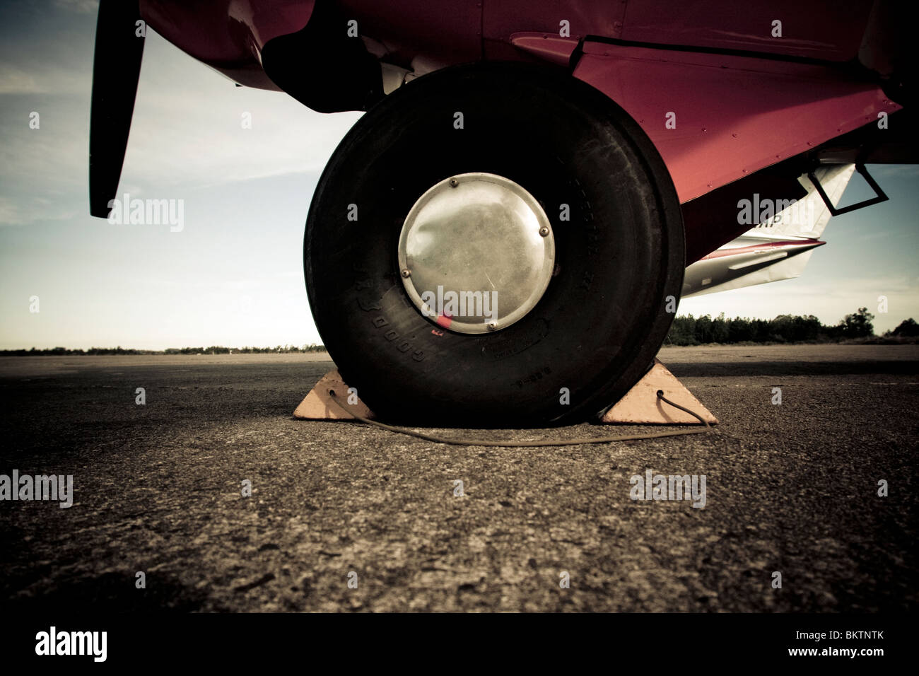 wheel of small plane Stock Photo - Alamy