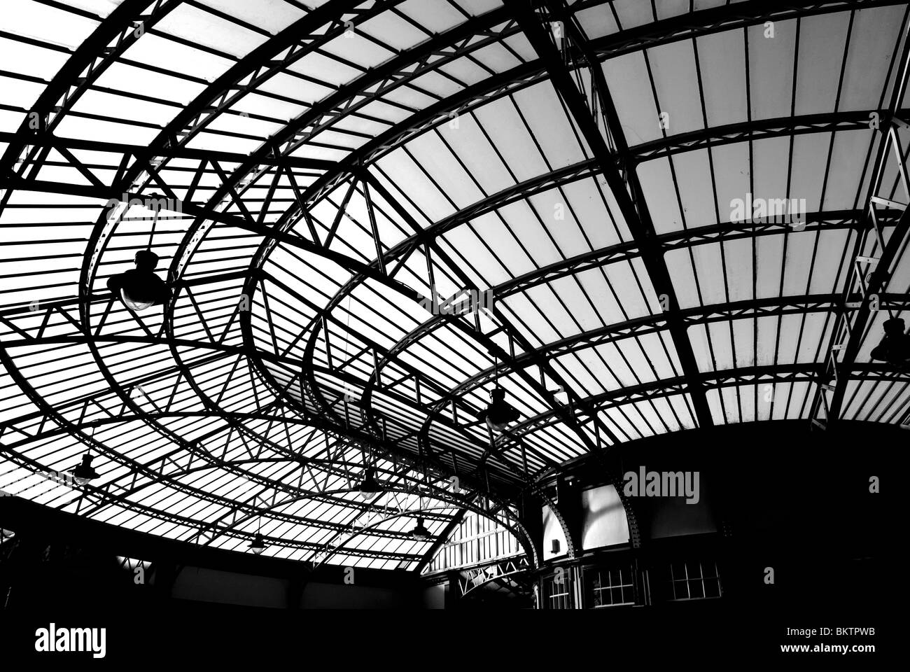 Bay train station Black and White Stock Photos & Images - Alamy