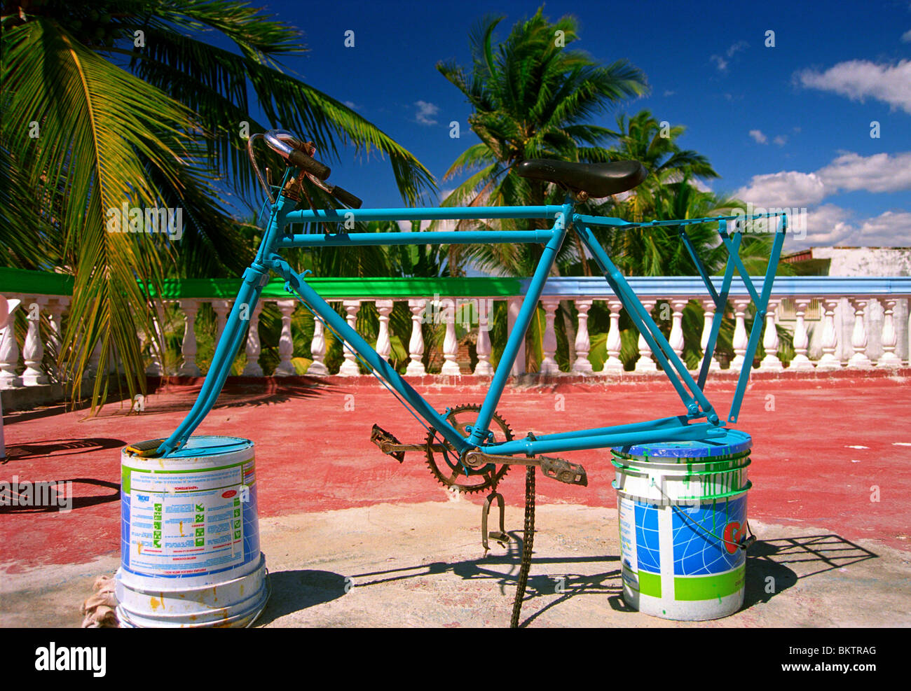 Bicycle frame drying in the sun after being painted Stock Photo - Alamy
