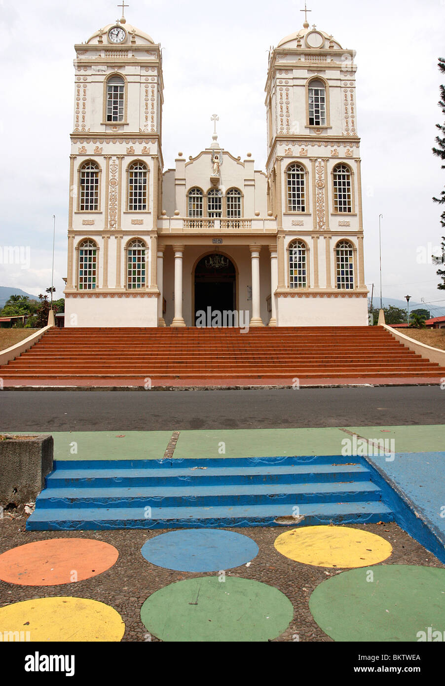 Pretty church in Sarchi,Costa RIca,the woodwork center of the region ...