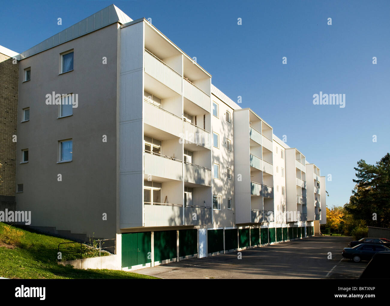 High rise building car parking hi-res stock photography and images - Alamy