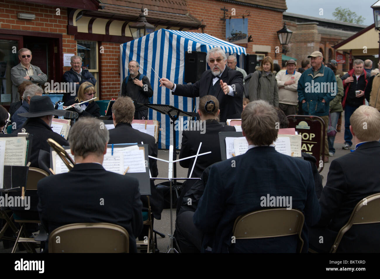 Southern railway conductor hi-res stock photography and images - Alamy