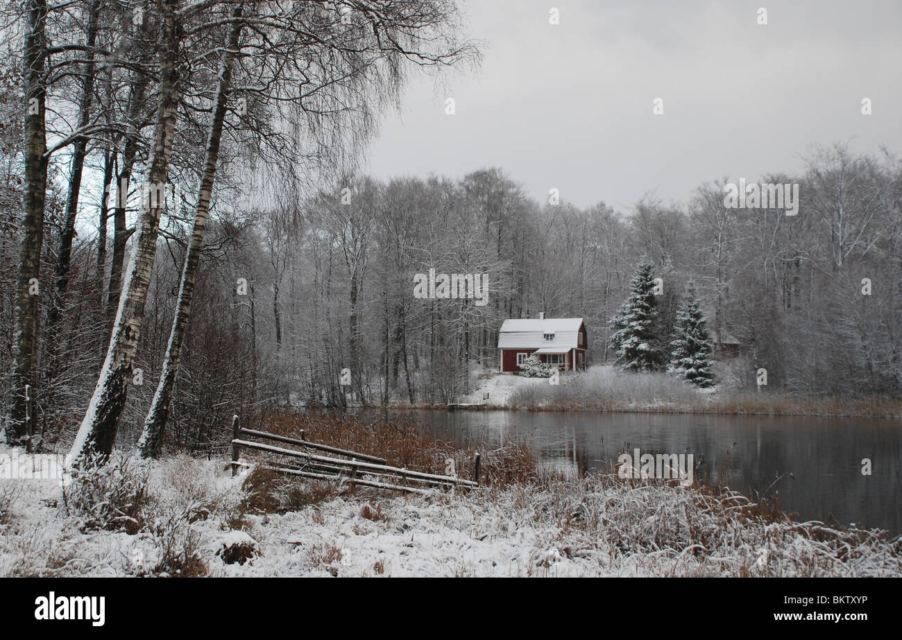 English Cottages In Winter Finnish Weather - Midnight Sun & Polar Night ...