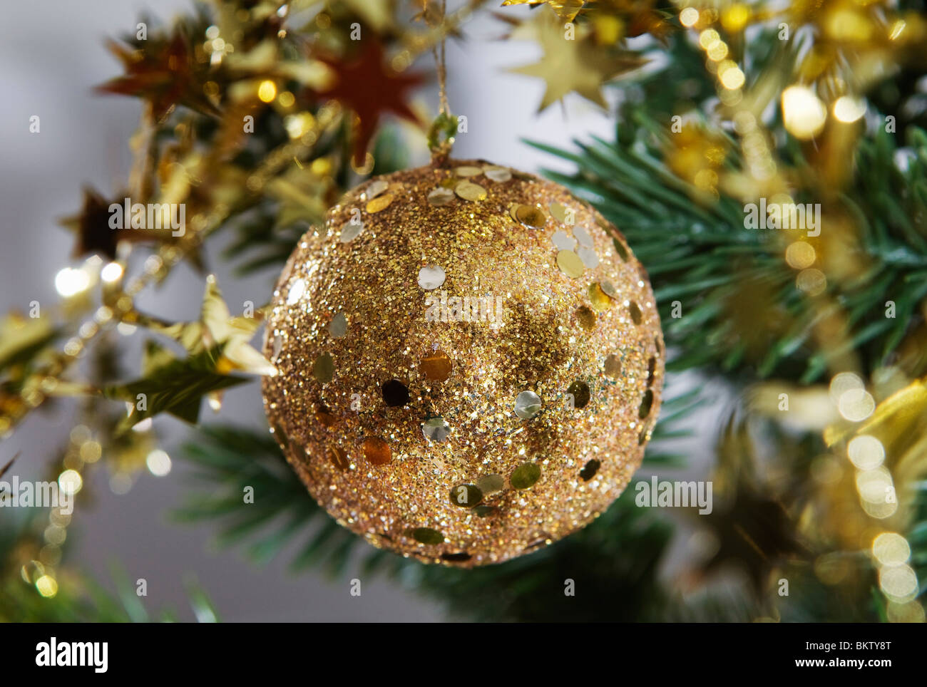 Gold ball balls hi-res stock photography and images - Alamy
