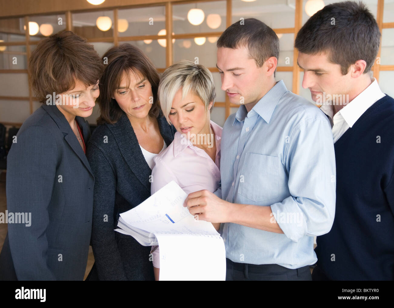 Debating group hi-res stock photography and images - Alamy