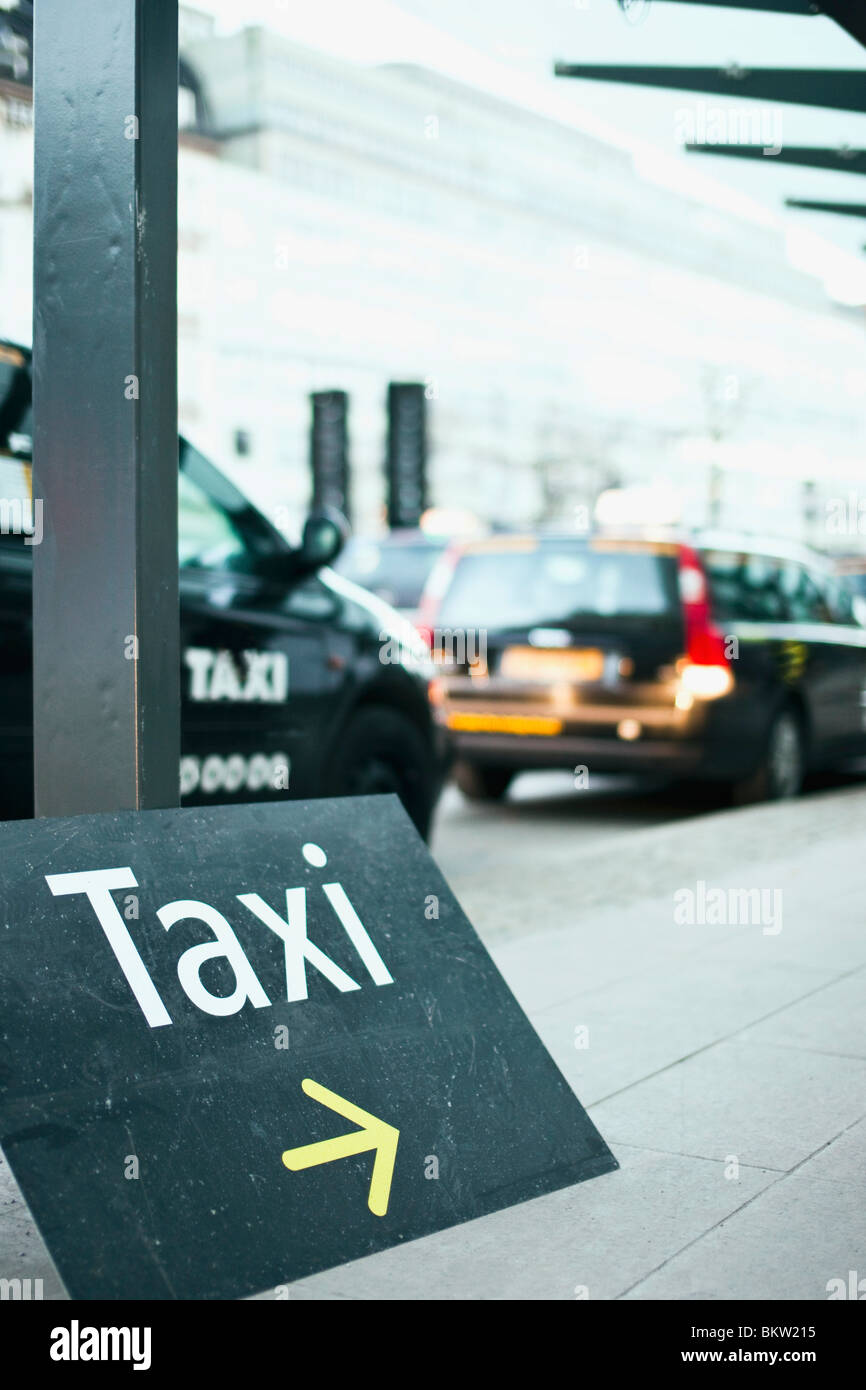 Waiting Sign High Resolution Stock Photography and Images - Alamy