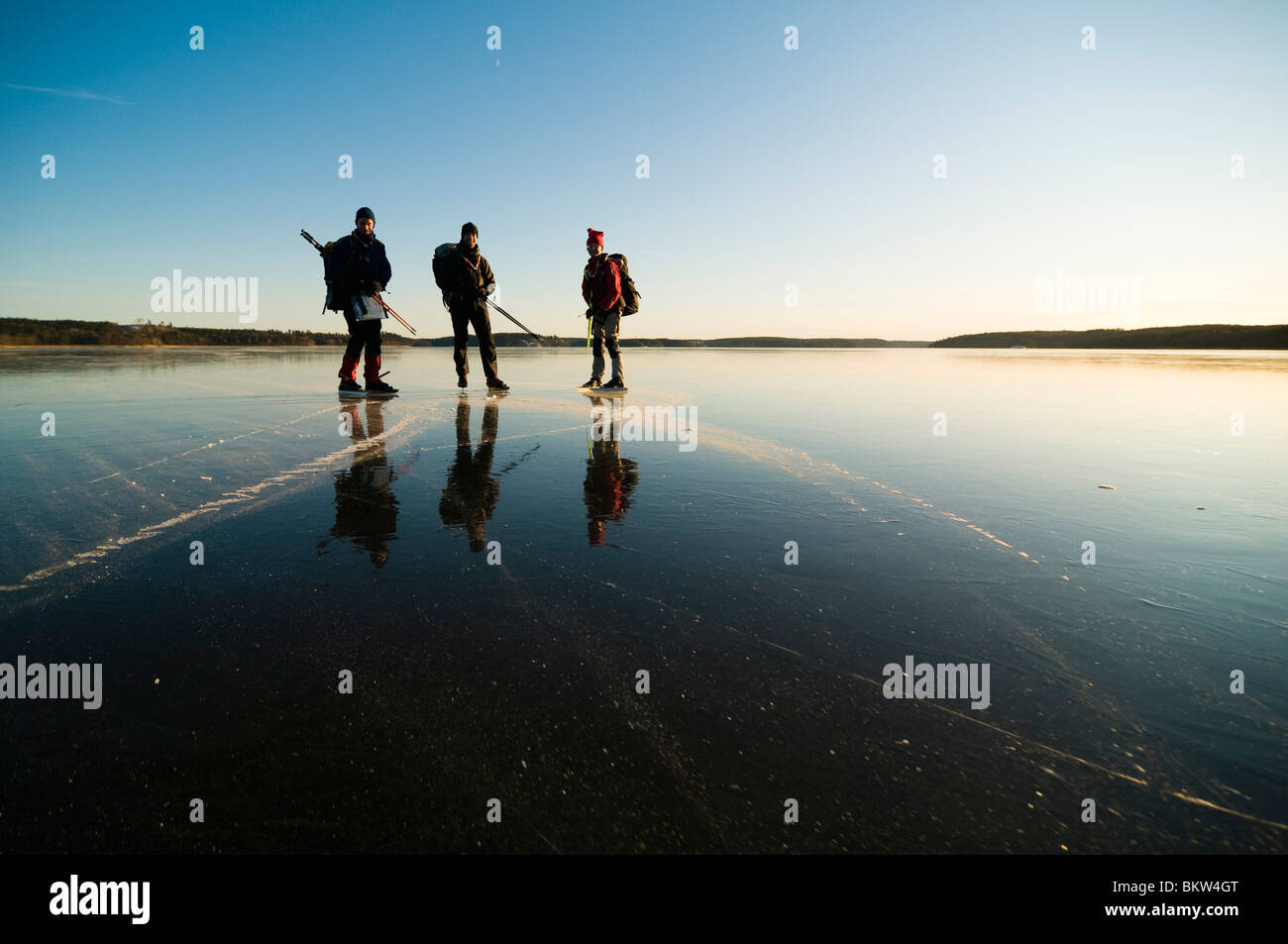 Long distance ice skaters hi-res stock photography and images - Alamy